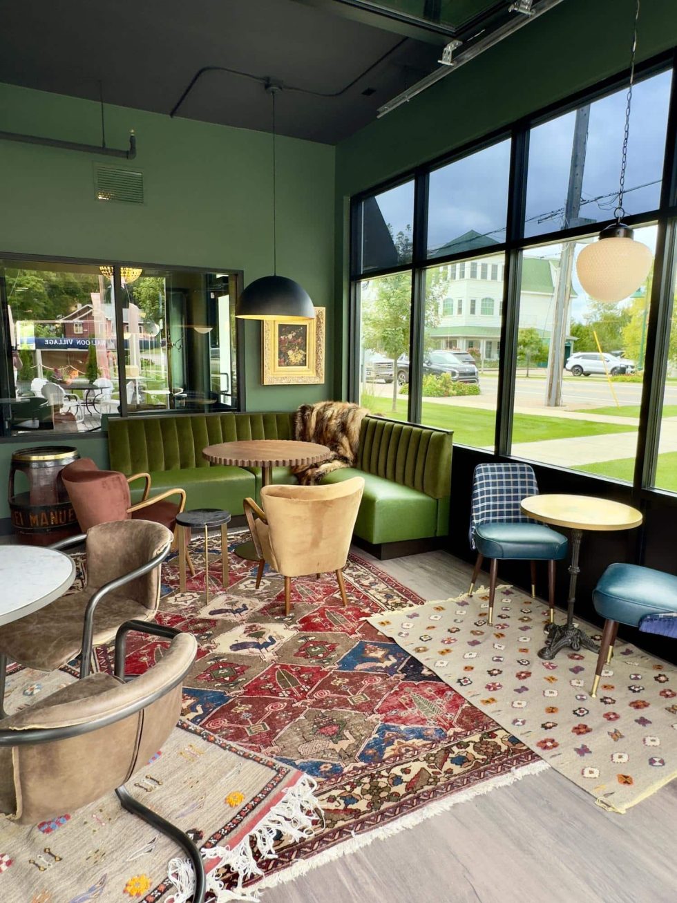 Upscale Bar & Dining Experience | Walloon Watershed